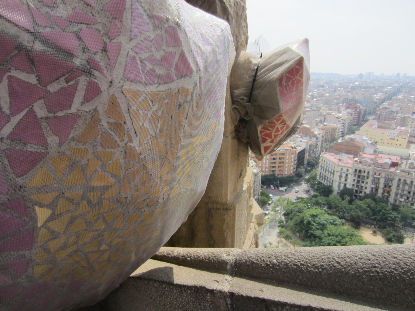 wacky tacky: Say Howdy to Gaudi!