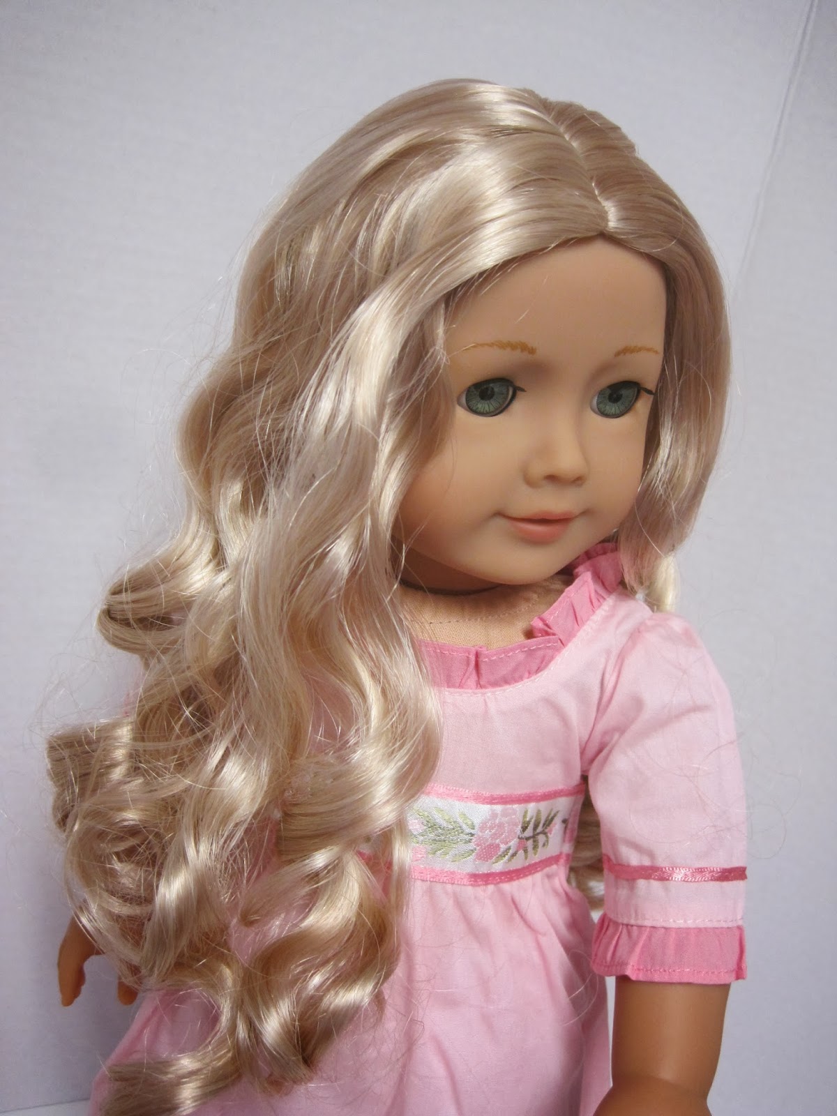 Never Grow Up: A Mom's Guide to Dolls and More: American Girl Caroline ...