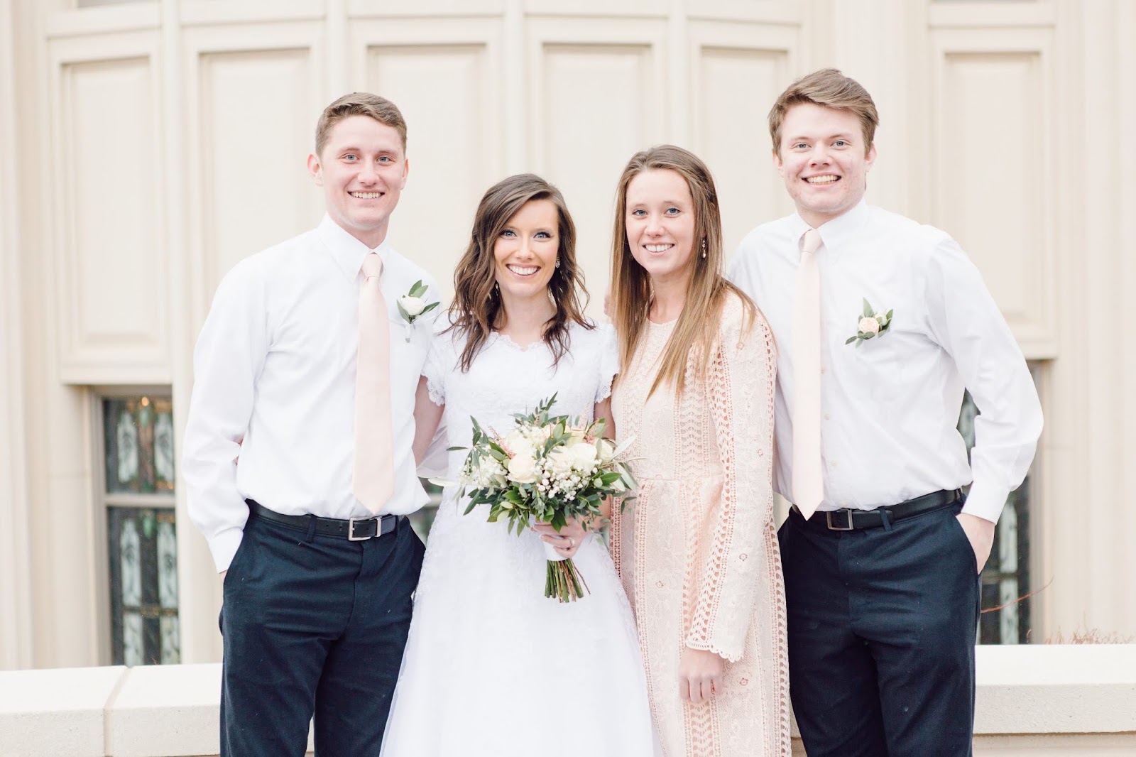 WEDDING | MEET THE ROBINS