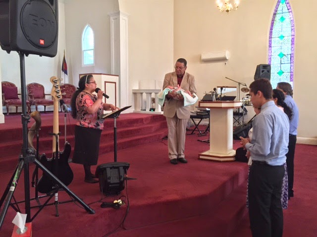 PALABRA ILUMINADA Y MÁS DULCE QUE LA MIEL: Baby Isaiah presented before ...