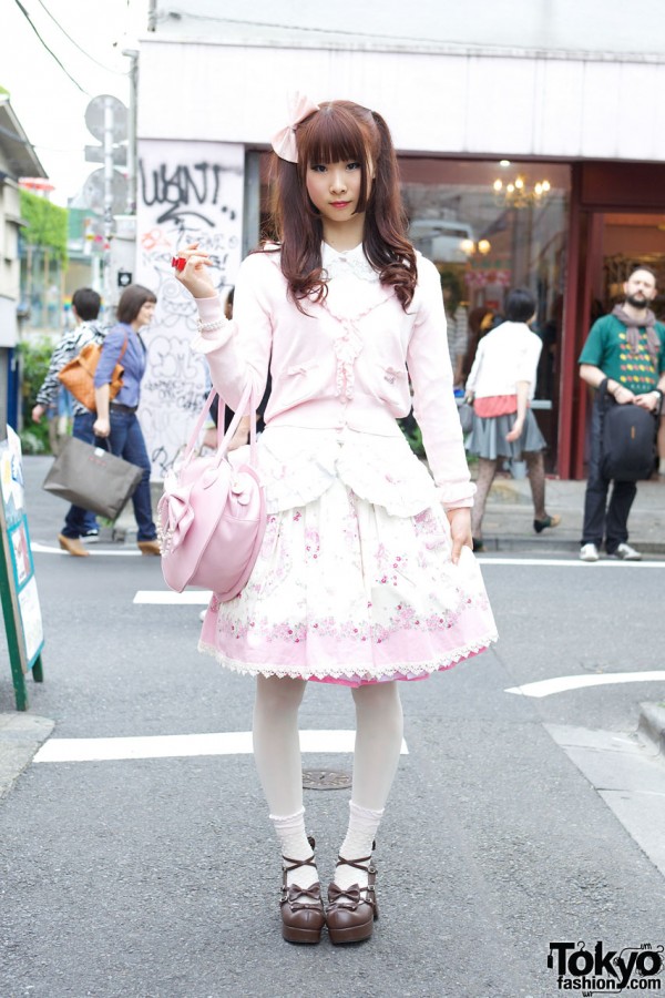 From Sweden to Harajuku - 蛙: Lolita styles
