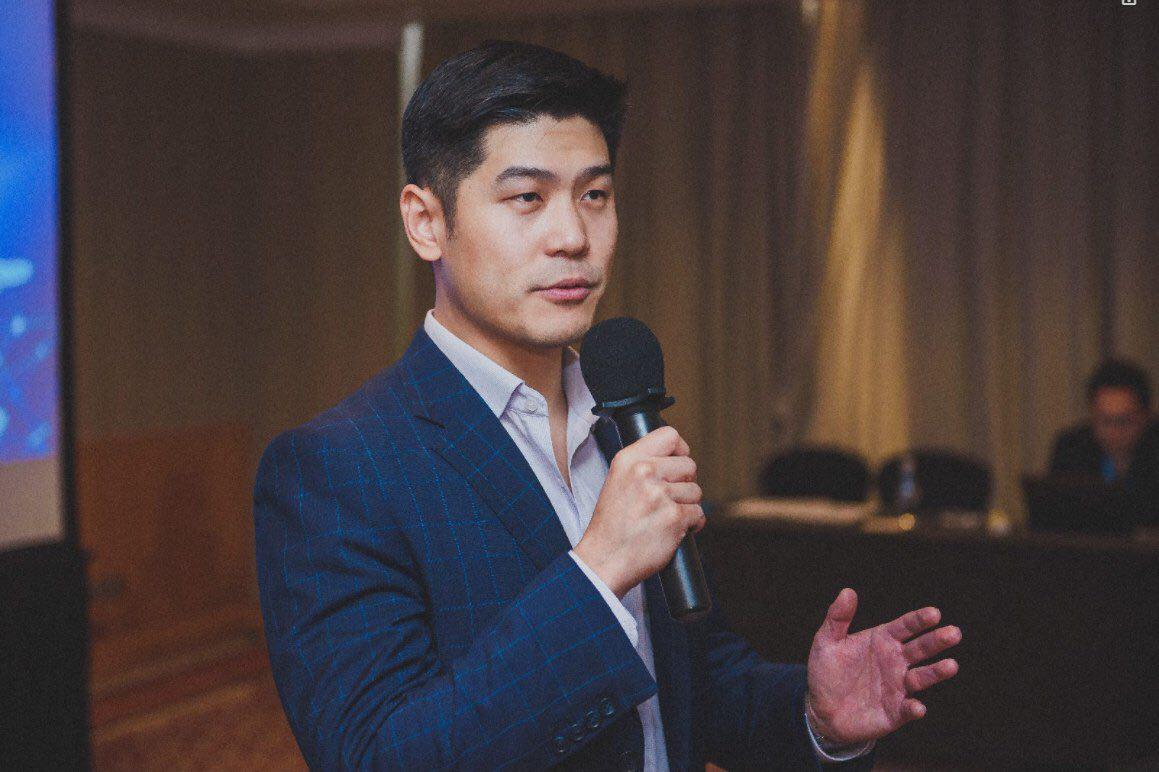 Hashed People: 블록체인 기반의 정보 공유 오픈 플랫폼, 레드 펄스의 CEO 조나단을 만나다 - HashedPost