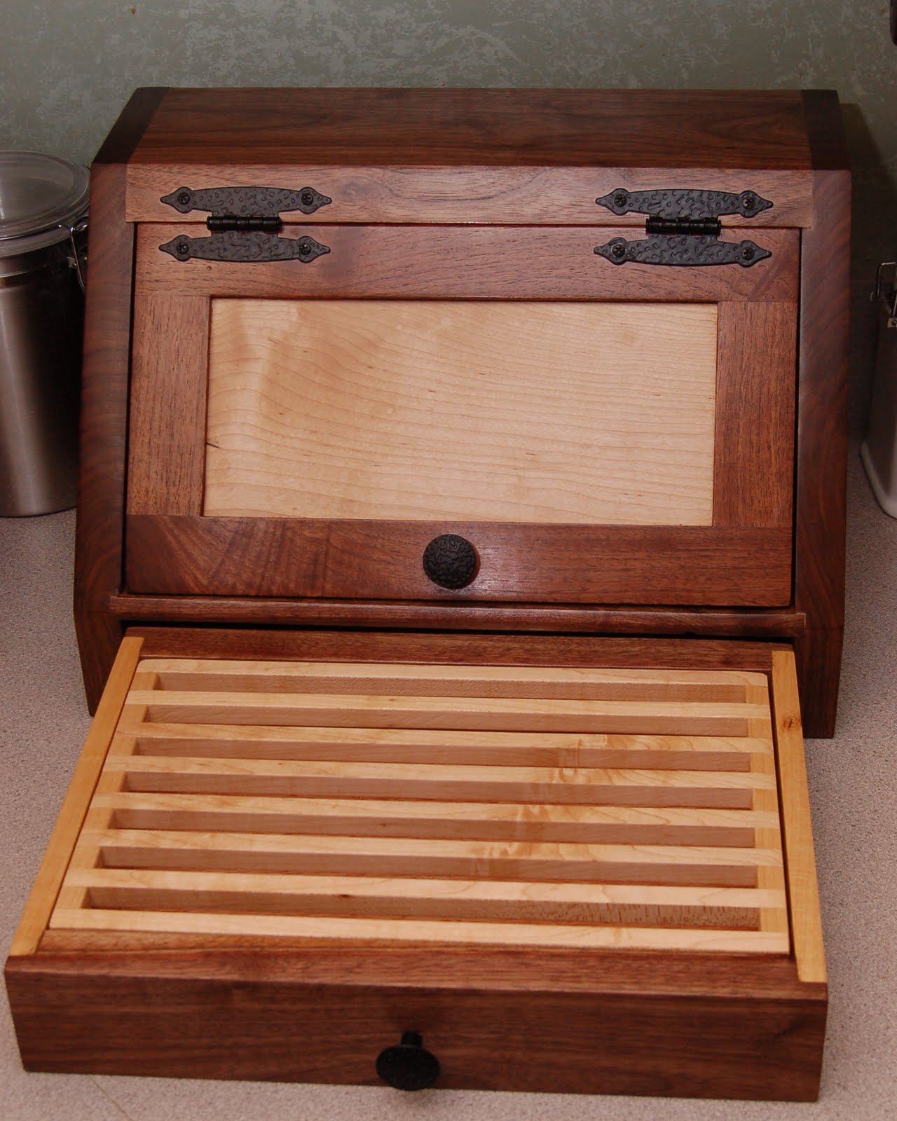 JM Custom Woodworking: Bread Box