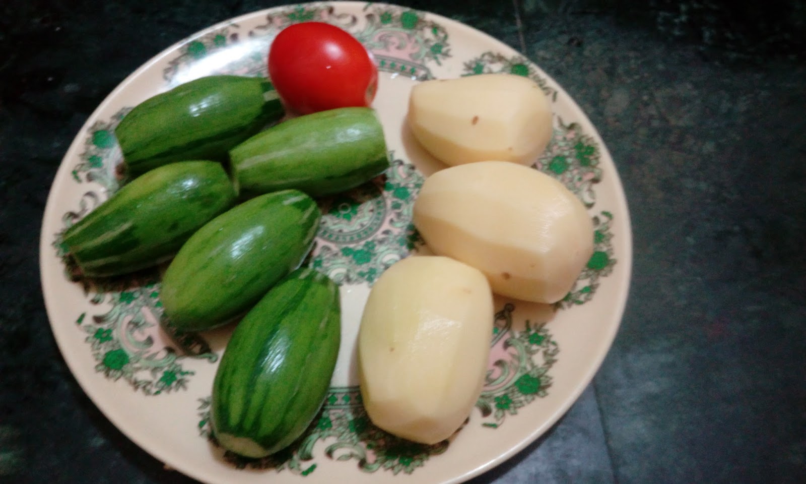 AALOO PATAL / PARWAL / POINTED GOURD FRY