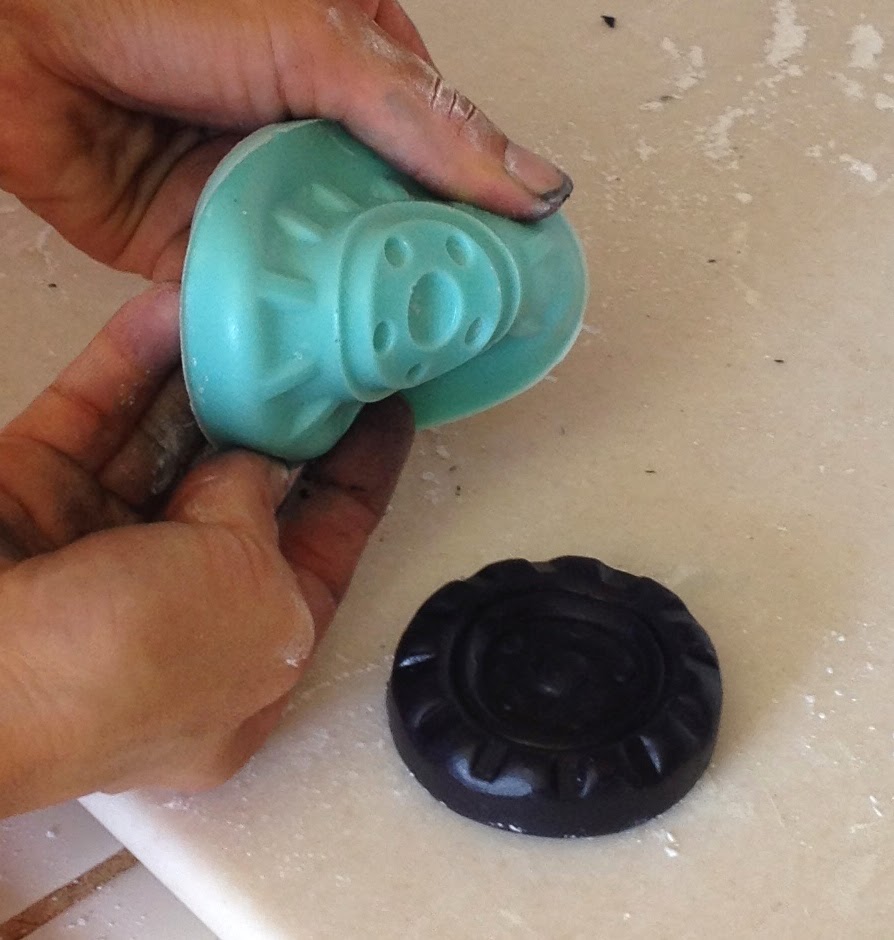 How To Make Fondant Tires (for Bus Cake)