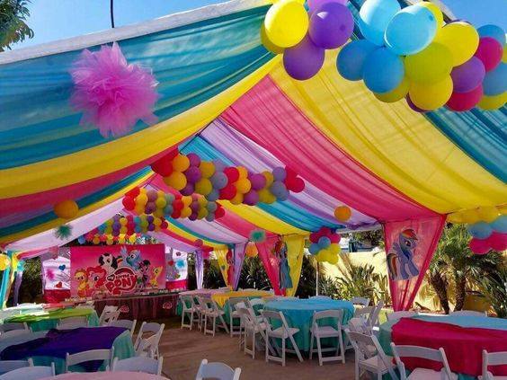 Tutorial cómo decorar techos de una fiesta usando telas ~ cositasconmesh