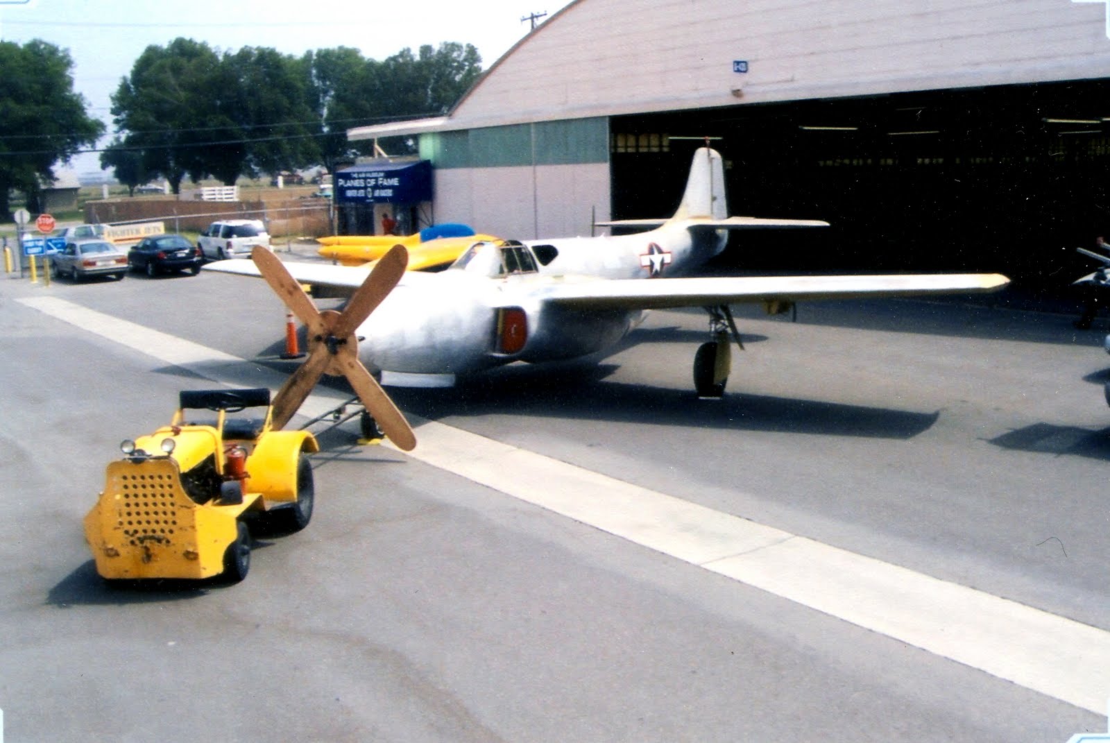 BelgianAviationNews: Le Bell XP-59 Airacomet