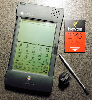 Retromobe - retro mobile phones and other gadgets: Apple Newton ...