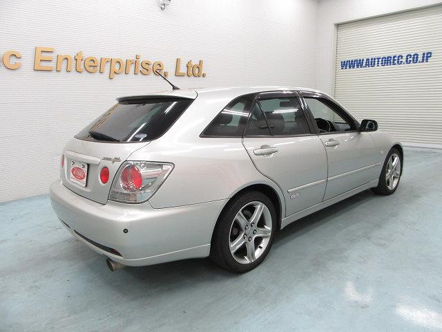 2001 Toyota Altezza Gita for PNG to Port Moresby|Japanese vehicles to ...