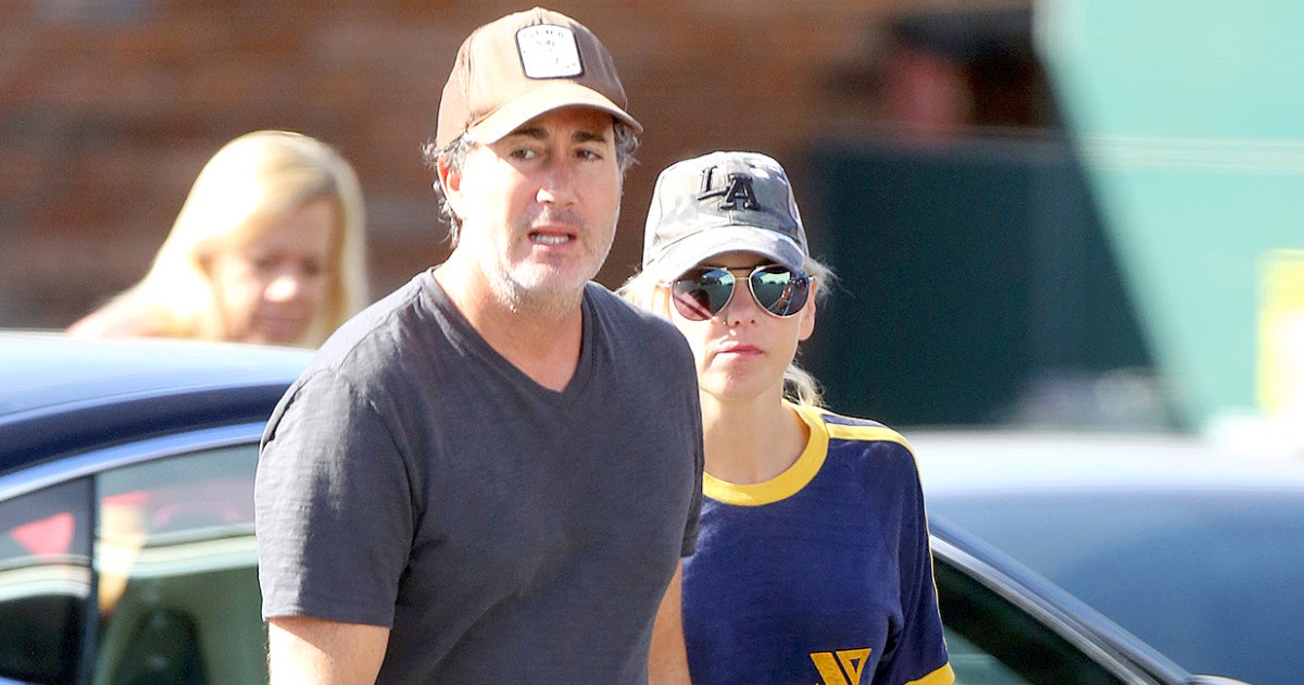 Anna Faris Meets Up With Boyfriend Michael Barrett After Spending Two ...