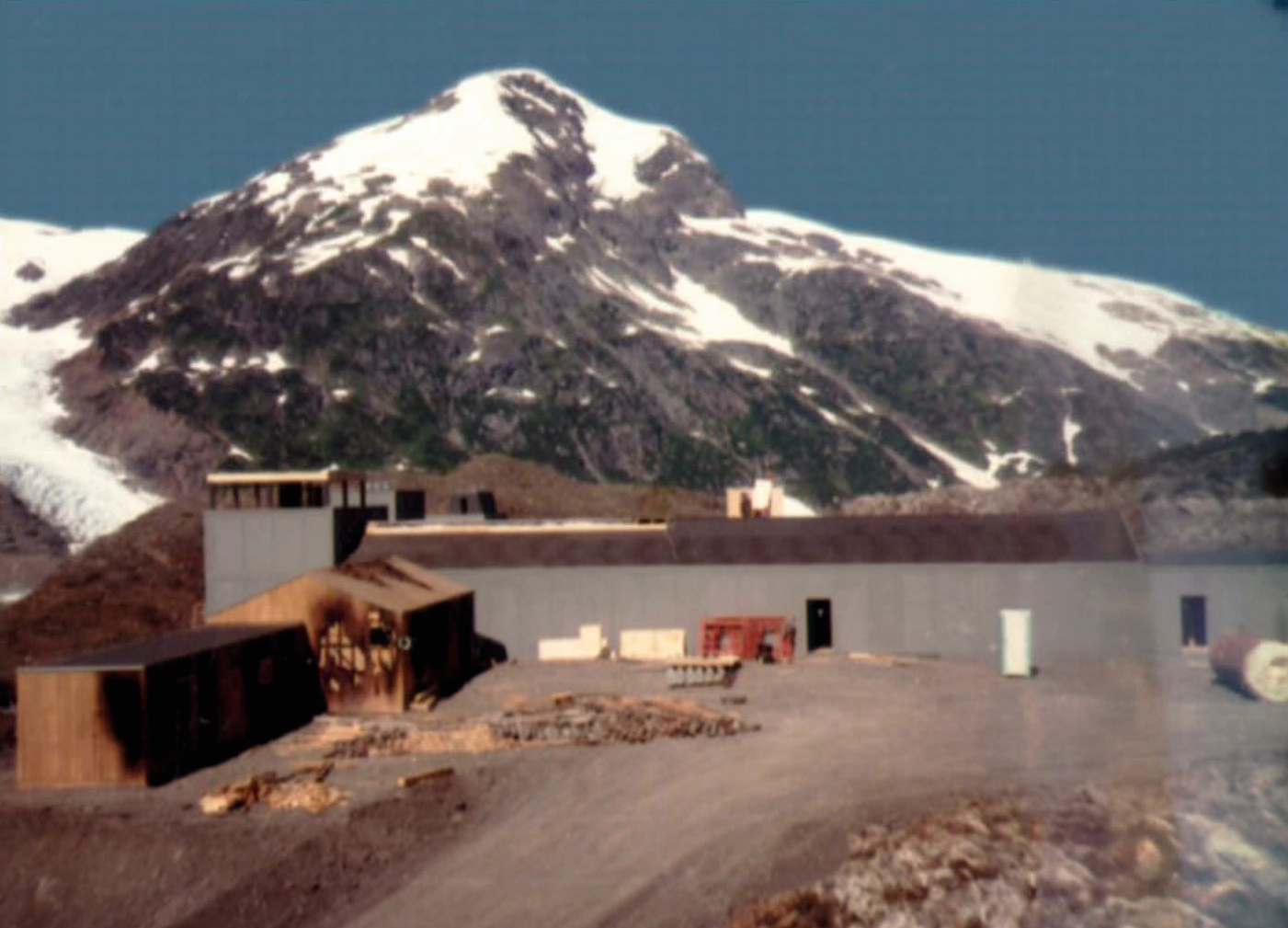 Movie Memorabilia Emporium: The Thing - Location scout and set construction