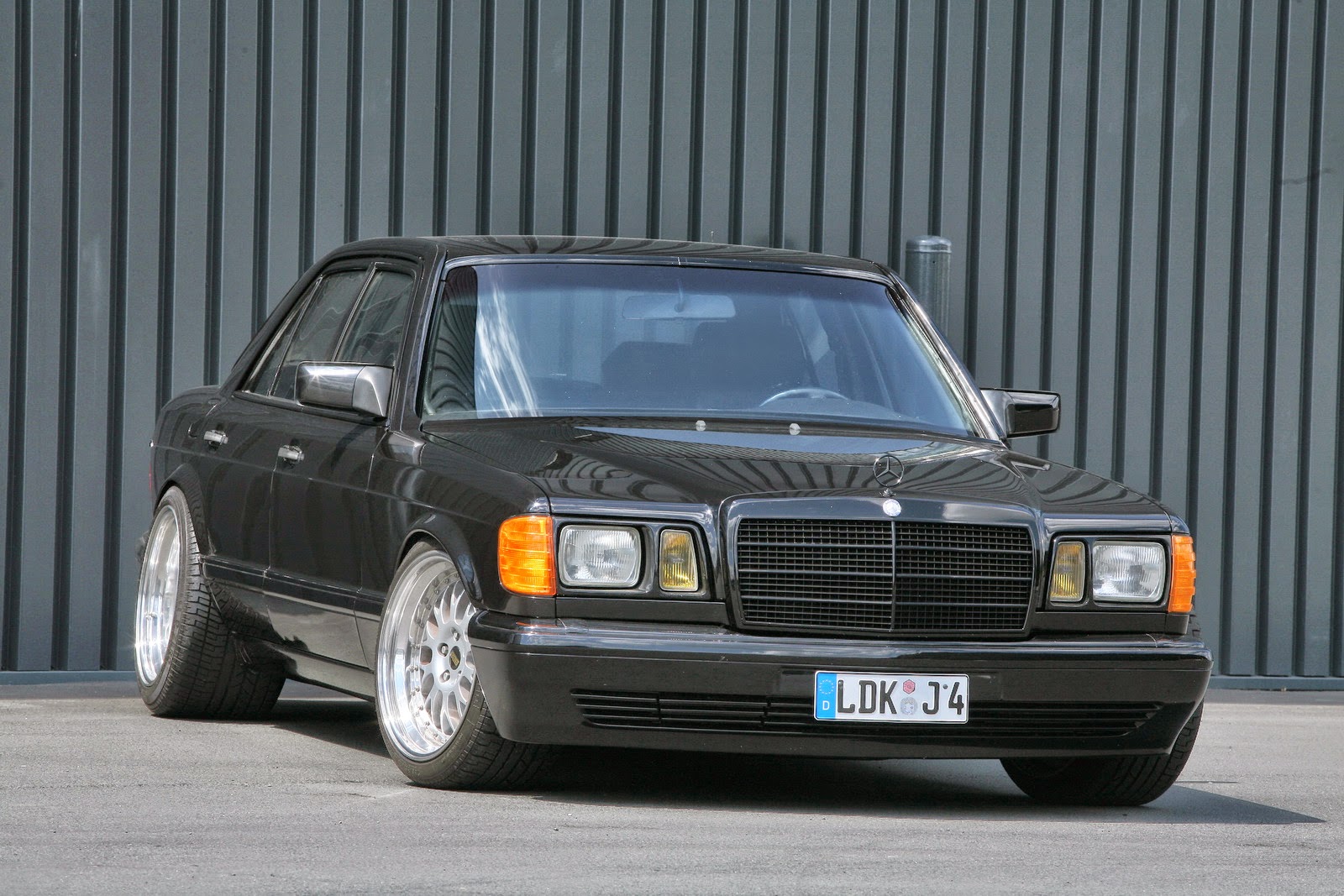 Mercedes-Benz W126 by Inden Design | BENZTUNING