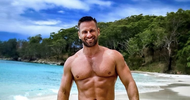 Speedo Musings: Beach Pose