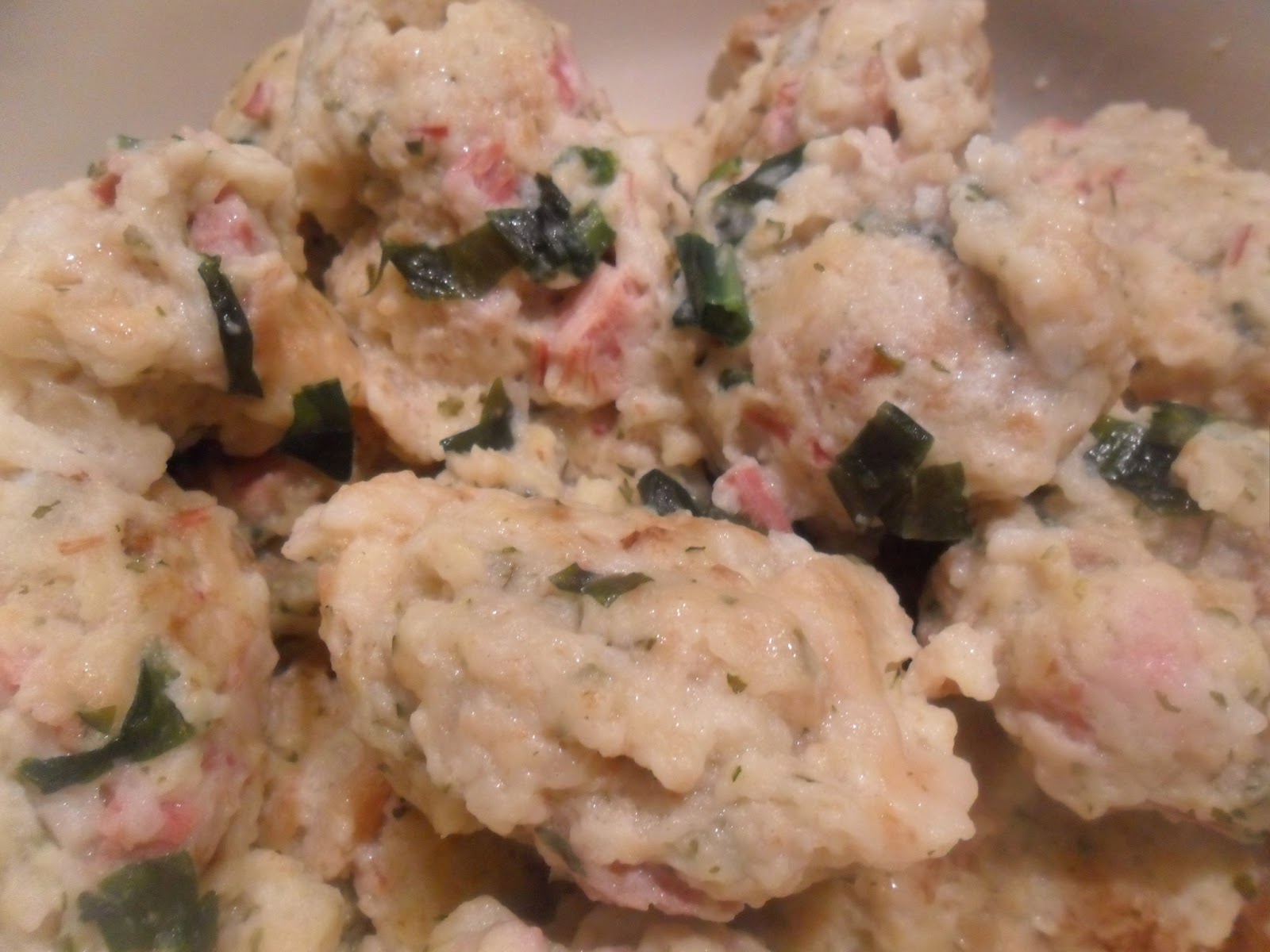 Zsanuária: Vadas-szósz sonkás zsömlegombóccal... hús nélkül