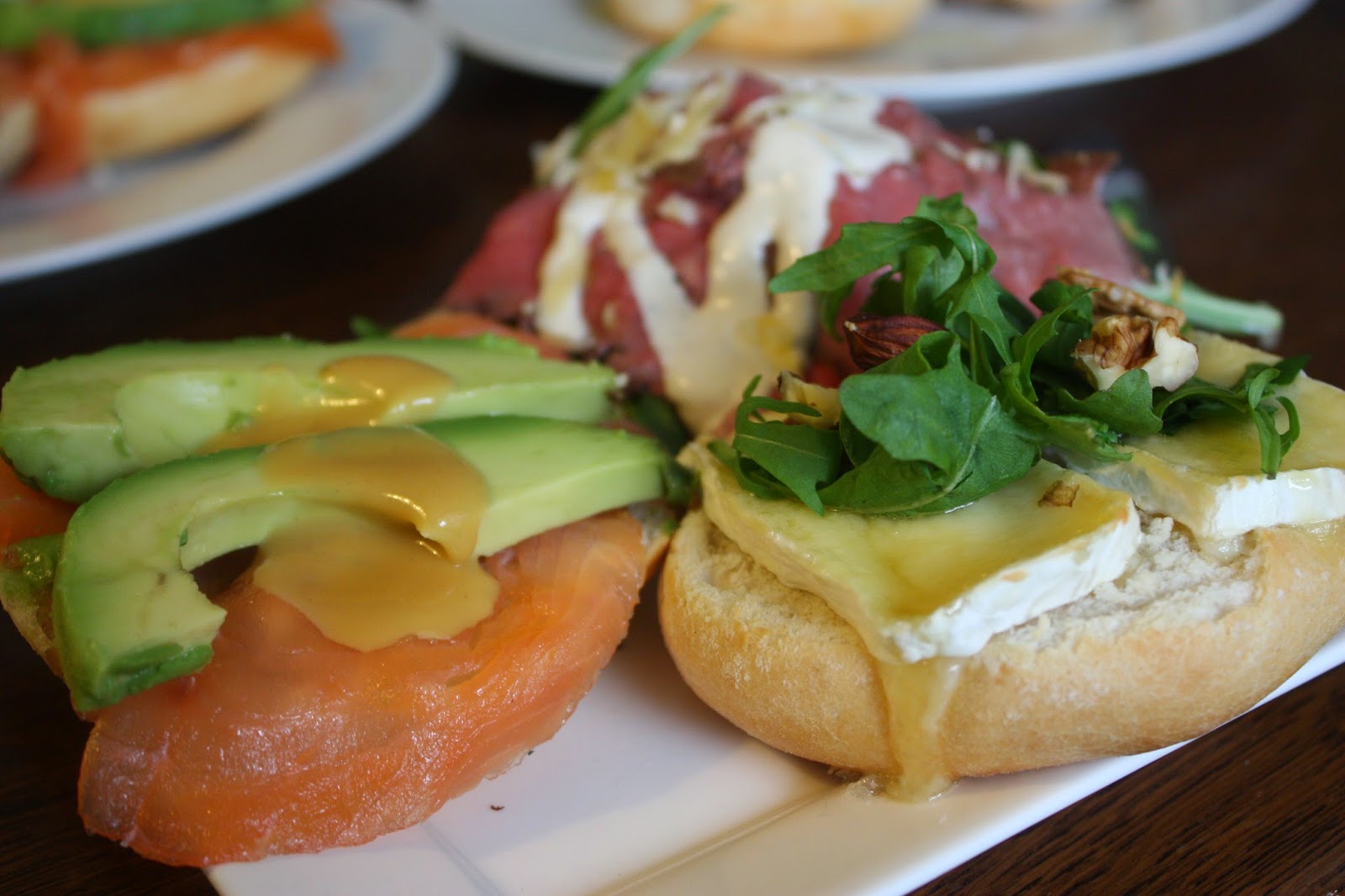 CULI COLUMN: LUNCH TRIO: ZALM - BRIE - ROSBIEF