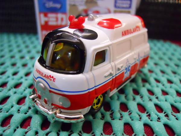 Dexters Diecasts (DexDC): Tomica Disney DM31 ~ Mickey Mouse Ambulance