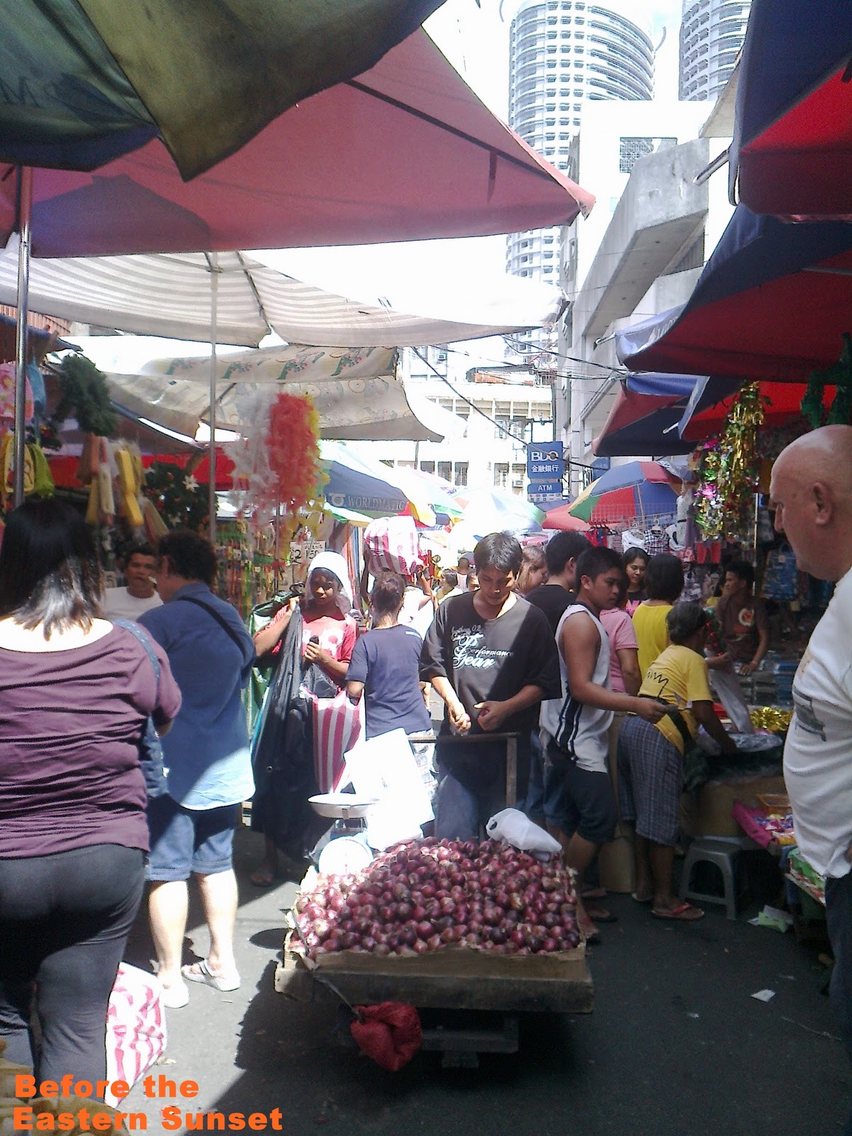 Christmas Shopping at Divisoria |Filipino Sojourner