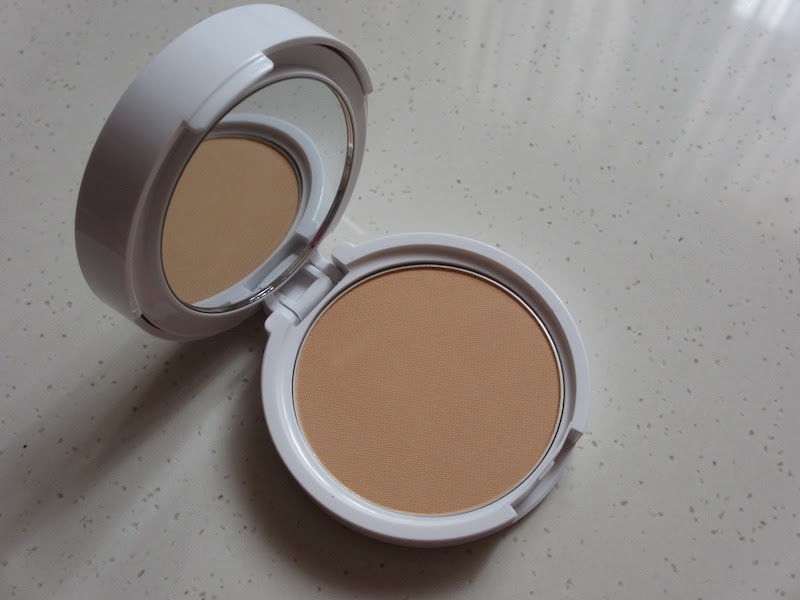 The Blackmentos Beauty Box: Review: 17 Whitening BB Foundation Powder ...