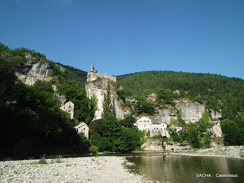 Un jour....Une photo !: Castelbouc village troglodytique des gorges du Tarn