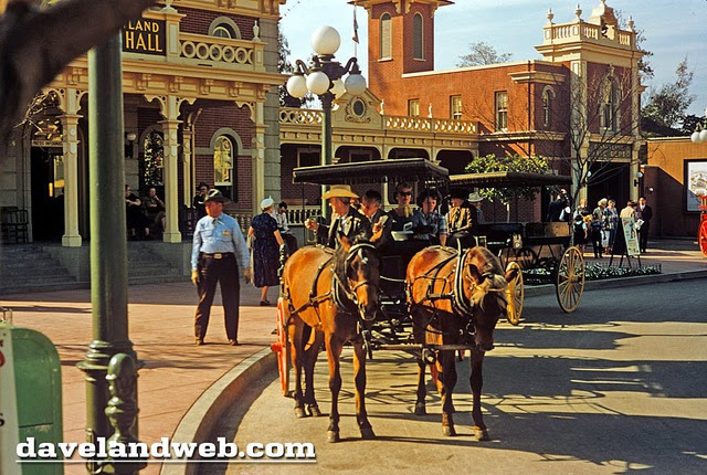48 Stunning Vintage Color Photos of Disneyland in the 1950s ~ Vintage ...