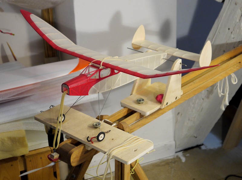 Free Flight -Vintage model airplane- cars-model retro avion et voiture ...