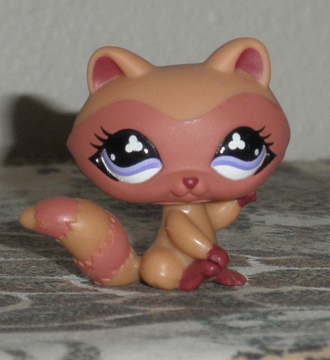 Collectomania: LPS Raccoons