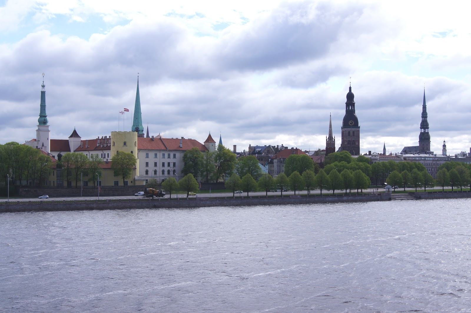 Judy and Dani's Silkroad adventure: No 3 Vilnius - Kaunas - Riga