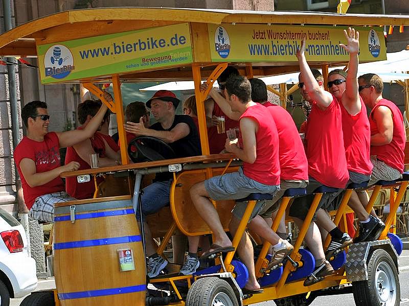 Martha Ayres Denk: CERVEJARIA MÓVEL: A Bierbike da Alemanha engloba ...
