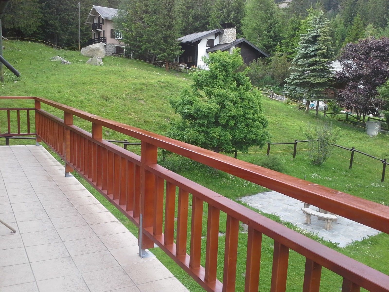 FM BOIS: Barrière de balcon teintée