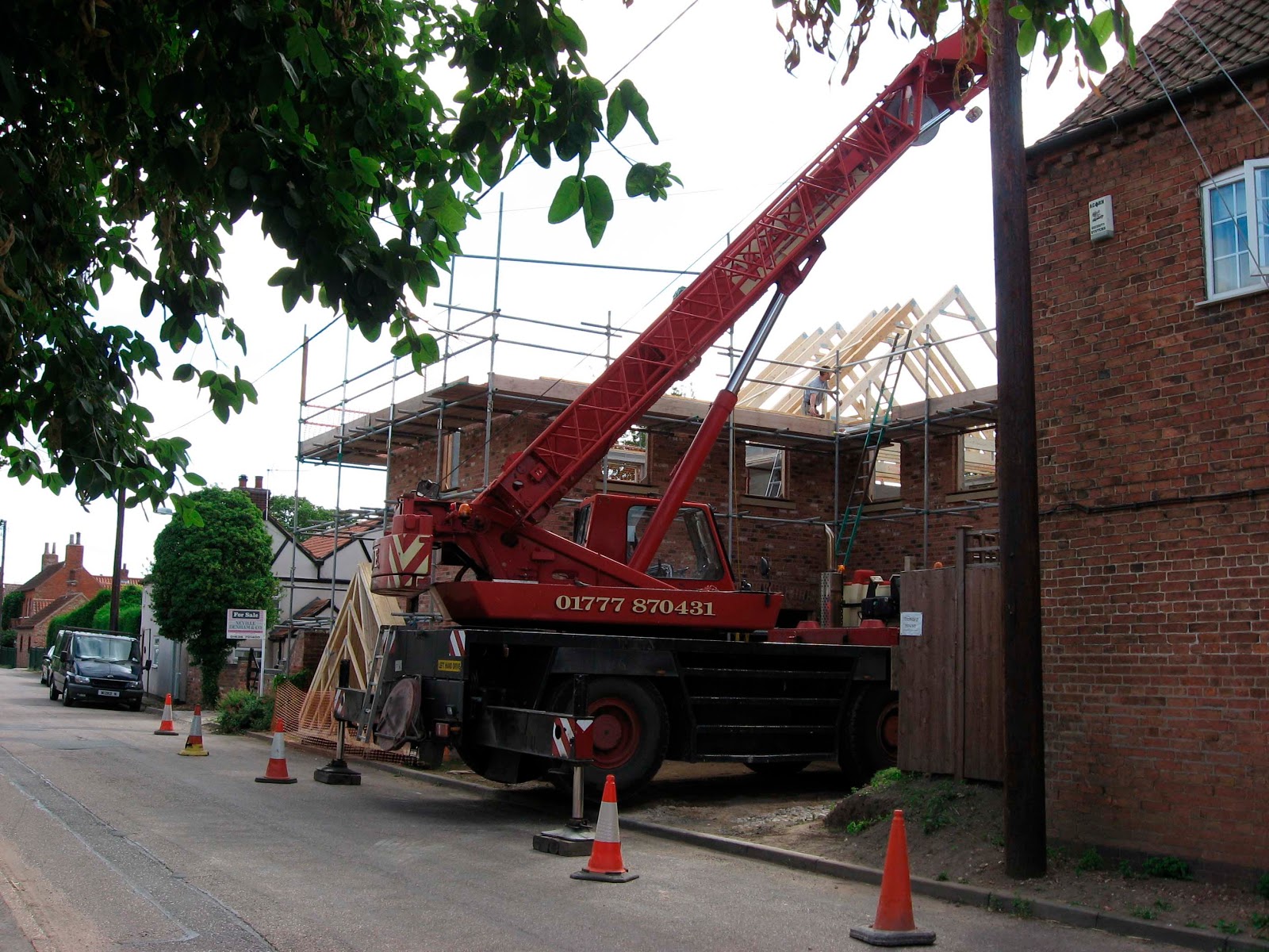 The Real Self Build Blog: On with the roof, Part 1