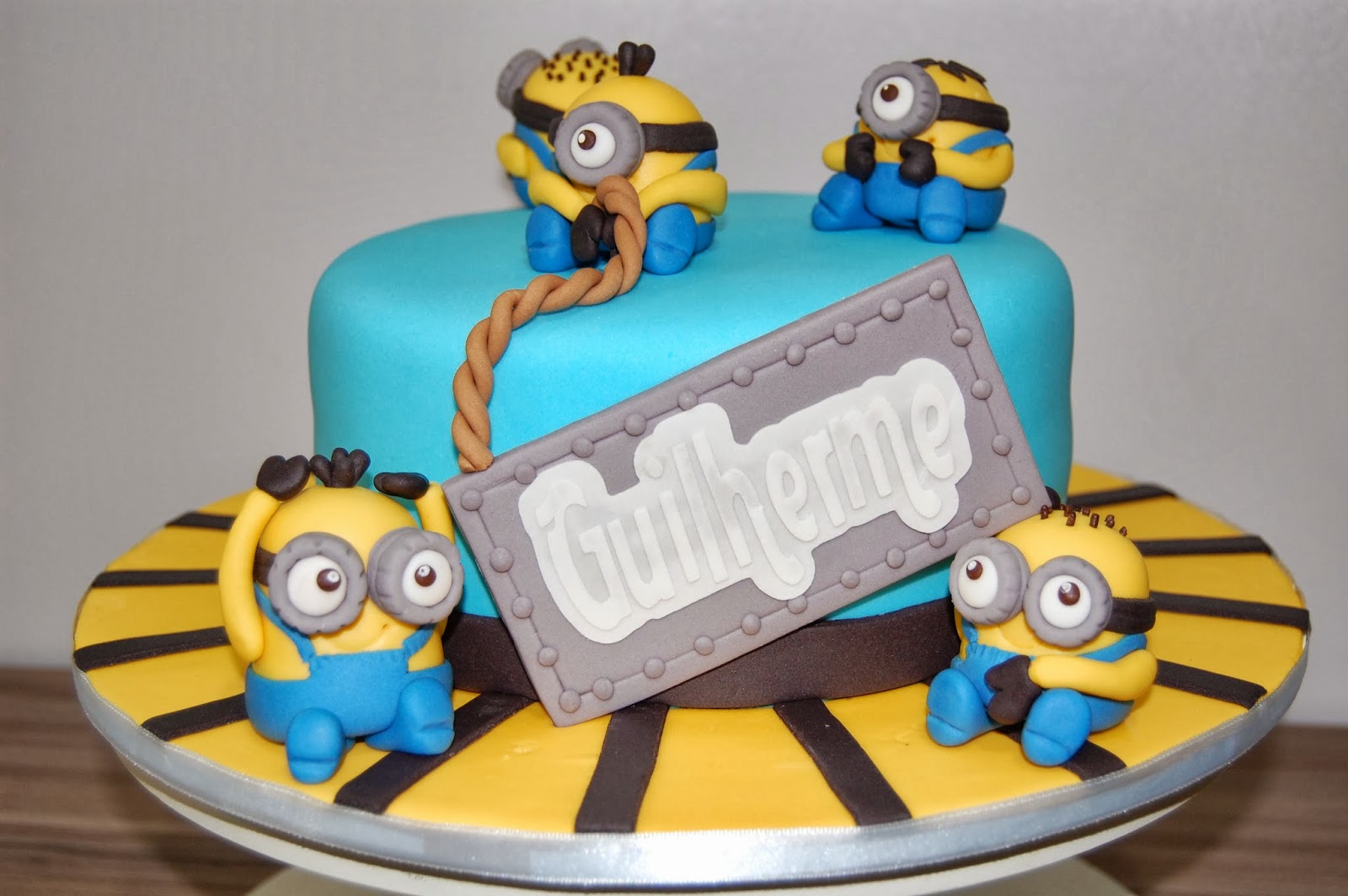 Sami Cakes: Bolo Minions