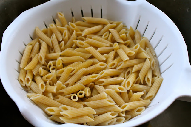 Mrs. Schwartz's Kitchen: Spicy Chipolte Chicken Pasta (A Cheesecake ...