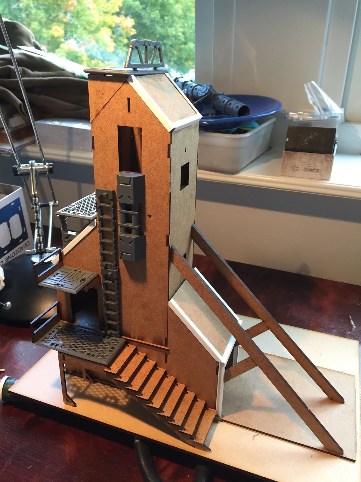 Northern Wargaming: Building Sci Fi Terrain in 28mm