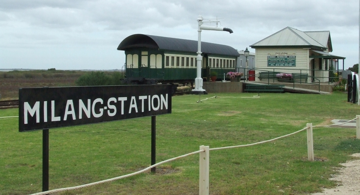 Meander to the Max: Milang and Lake Alexandrina -- wetlands, sailboats ...