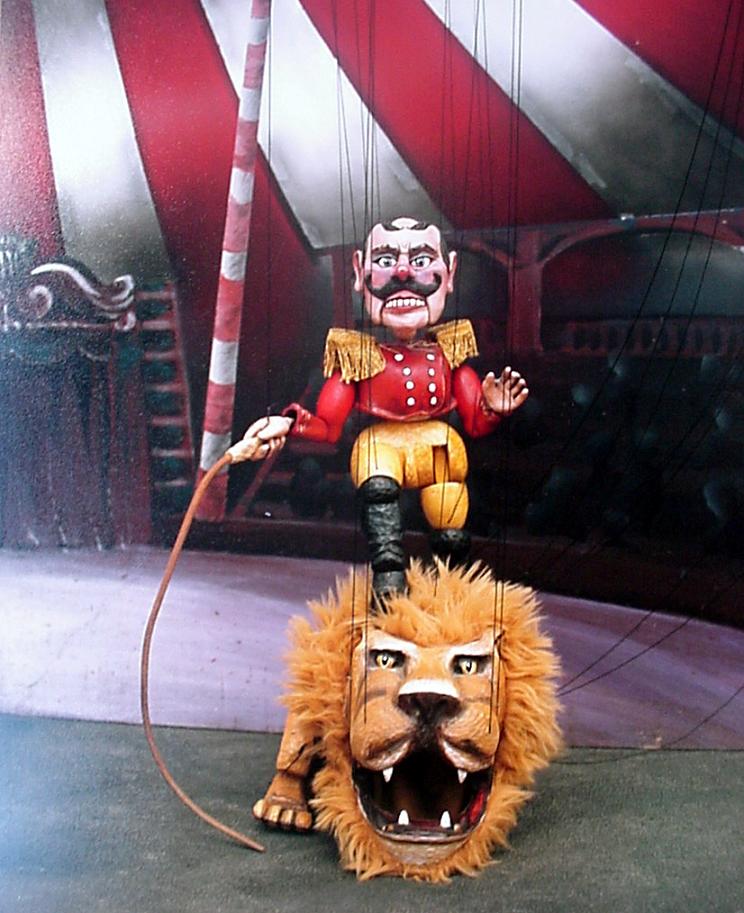 Dioramas and Clever Things: New Yorkers! Wooden Circus this Sunday