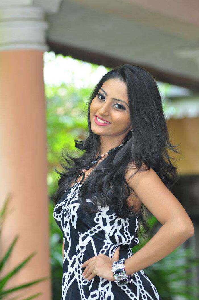 Udani Siriwardana - Hot Lankan Models