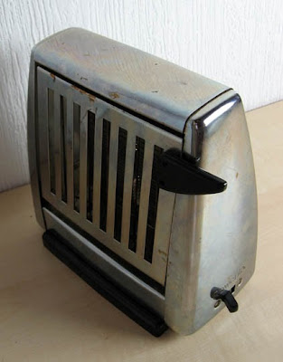 The Hausfrau Journal: Vintage Rowenta toaster: the best thing since ...