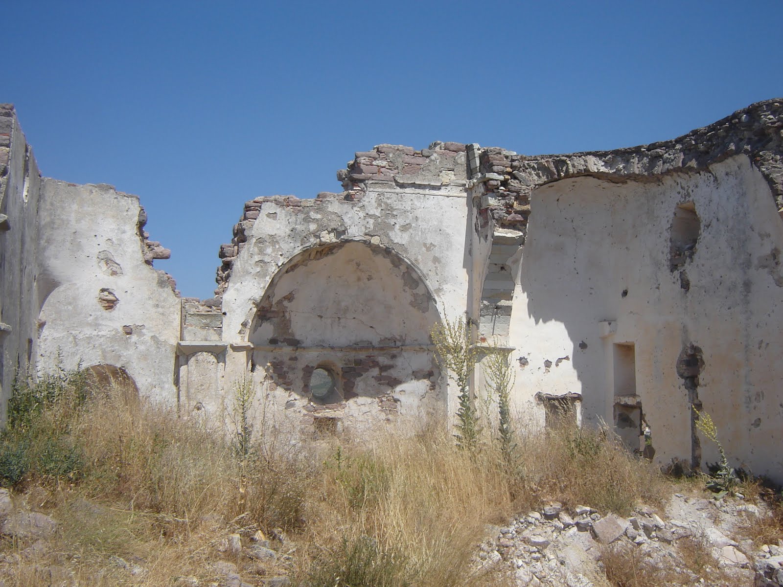 Erkmen Senan: Erythrai /Ildırı Akropolündeki Matrone Kilisesi