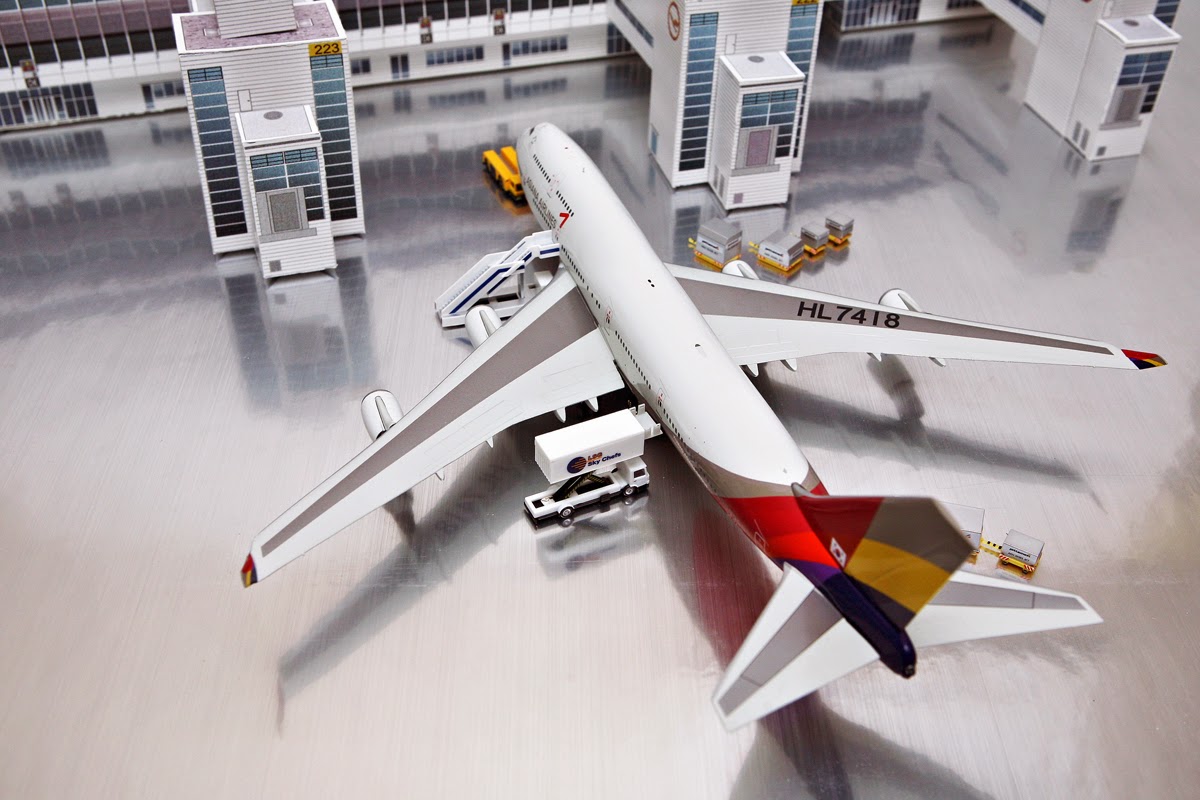 Diecast Aircraft: [Blue Box] Asiana Airlines Boeing 747-400 HL7418