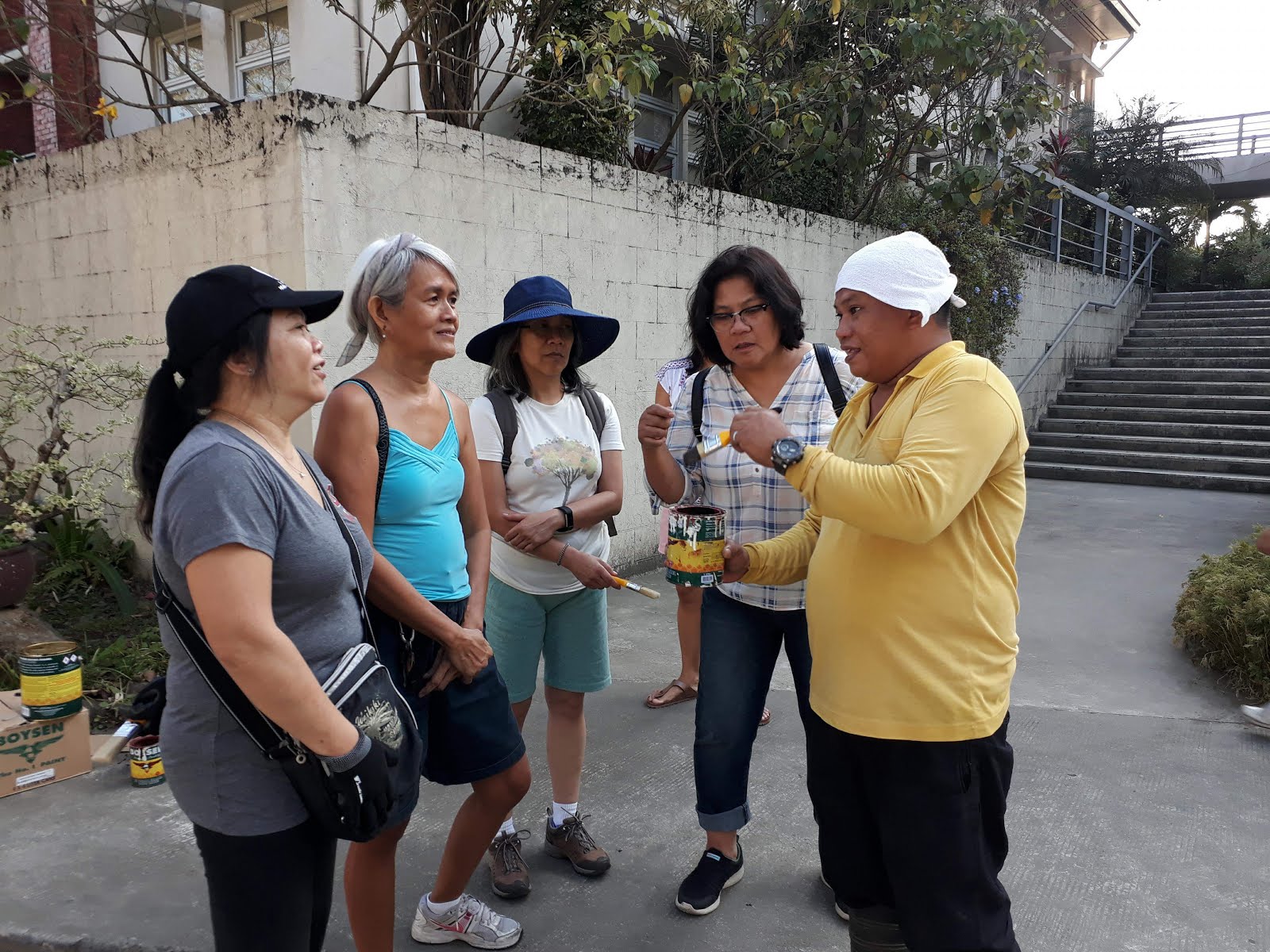 UPIS Batch ’77 sponsors materials for the Bulwagan | Ang Aninag Online