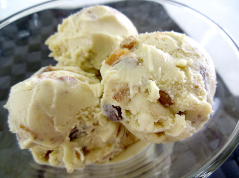 Gourmande ou passionnée...: Glace rhum-raisin