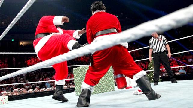 WWE In live!!!!: GOOD SANTA vs BAD SANTA