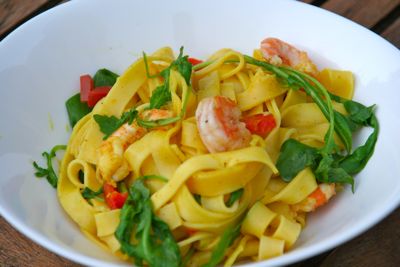 Scampi met tagliatelle en curry look roomsaus. - Recepten - eenvoudig ...
