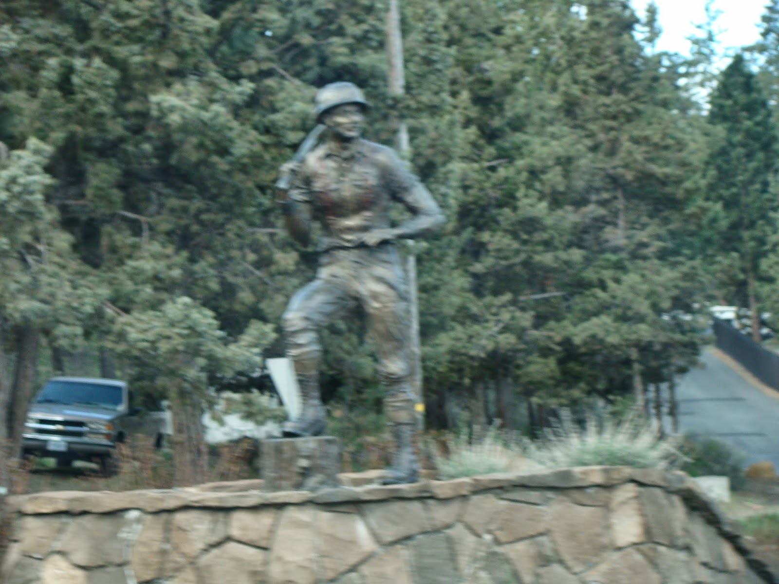 BB, Henri and Me: Bend Oregon: Roundabout Art