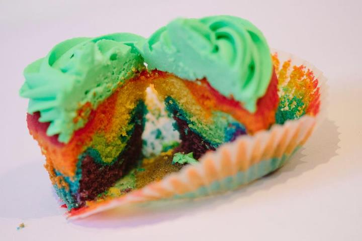 Little Paper Cakes: Gay Pride Rainbow Sponge Cupcakes - Professional Shots!
