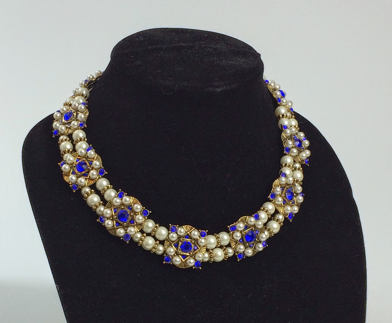 TrulyHatBlog: Photography and Carcanet necklaces