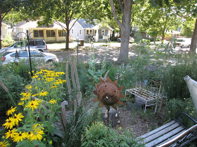 A Corner Garden: Fun in the Front Yard
