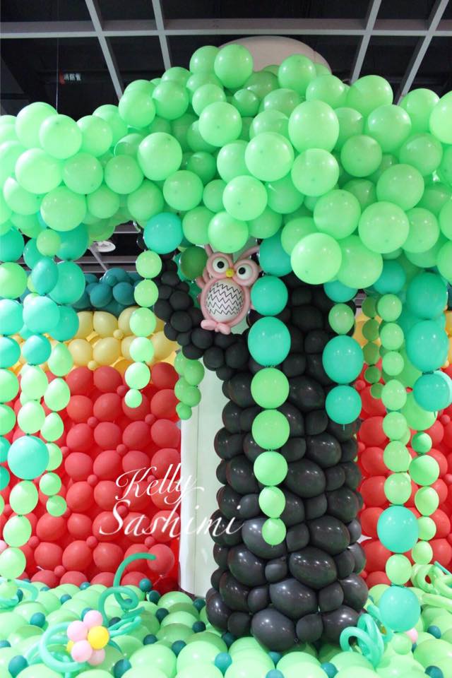 Belle de Balloon Artist: Guinness World Record, The Largest Balloon ...