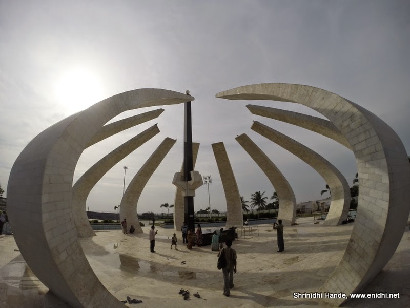 MGR Memorial Chennai wide angle photos - eNidhi India Travel Blog