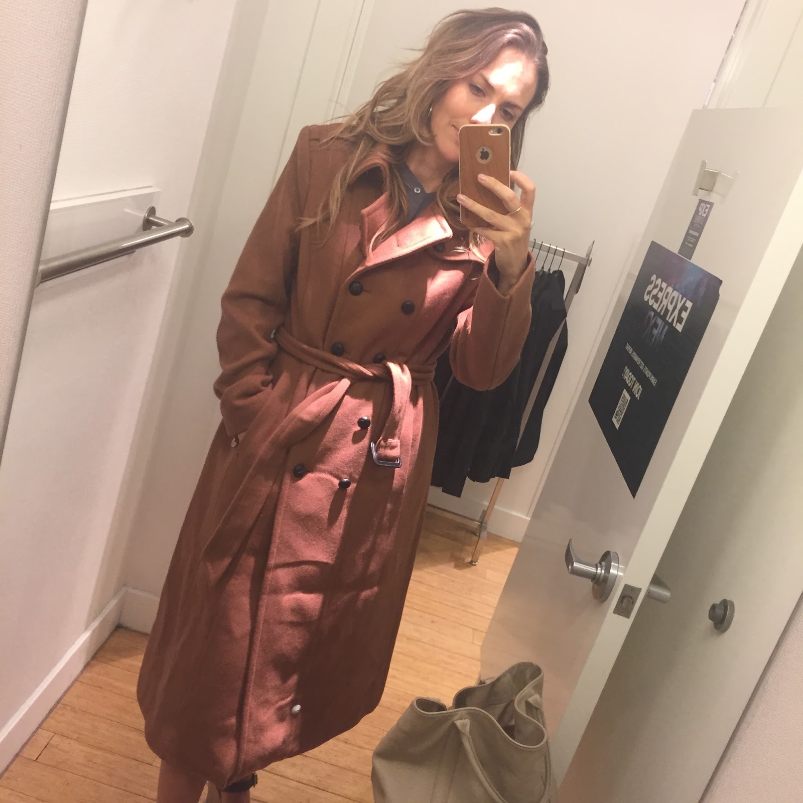 On prairie hill: Dressing room selfies at Express